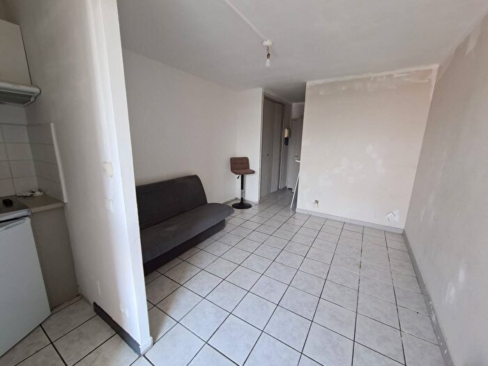 Appartement à louer - Les Platanes, Perpignan - 1 pièce