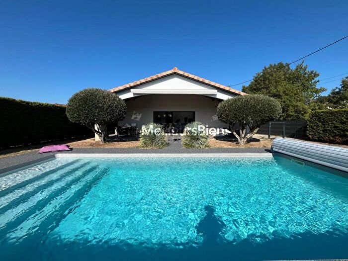 Maison 5 pièces à Vacquiers, à vendre