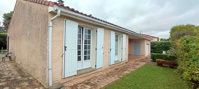 Maison 4 pièces à louer à Odos