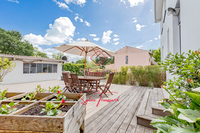 Maison à vendre - Mérignac, Arlac - 6 pièces - 5 chambres