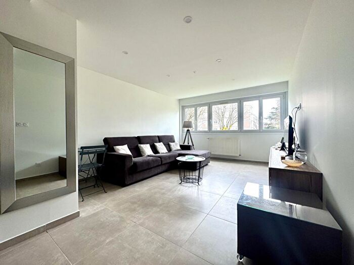 Appartement à vendre - Décines-Charpieu, Champ Blanc - 3 pièces - 2 chambres