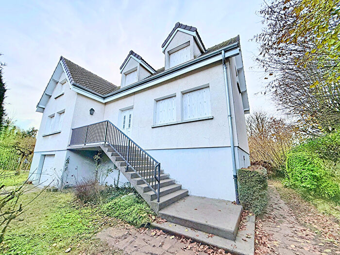 Maison à vendre - Houville-la-Branche - 8 pièces - 6 chambres