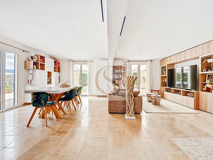 Maison à vendre - Vidauban - 10 pièces - 9 chambres