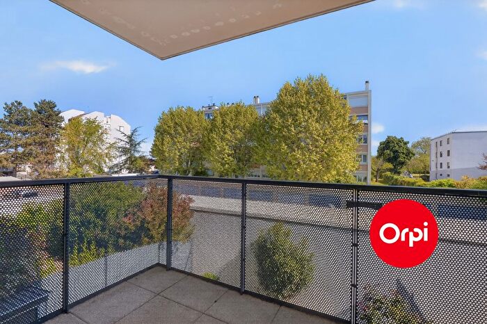 Appartement à vendre - Saint-Priest, Centre-ville - 2 pièces - 1 chambre