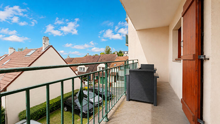 Noisy-le-Grand, Centre-ville : Appartement 3 pièces à vendre