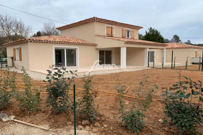 Maison 4 pièces à louer à Entrecasteaux