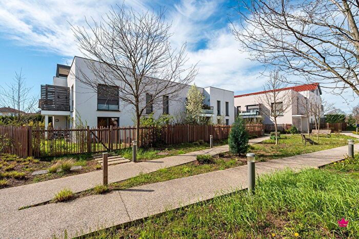 Appartement à louer - Chassieu le Bas - 4 pièces - 3 chambres