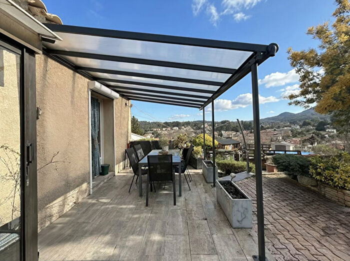 Maison à vendre - Gardanne, Biver - 5 pièces - 4 chambres