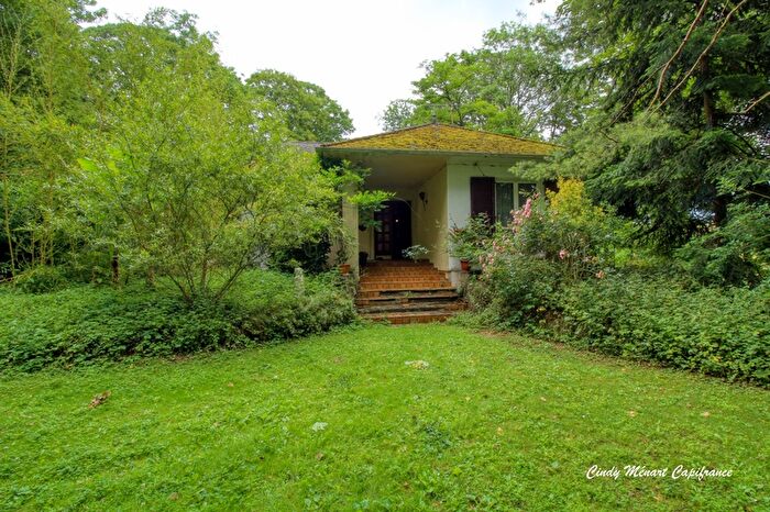 Maison à vendre - Boulay-Moselle - 8 pièces - 5 chambres