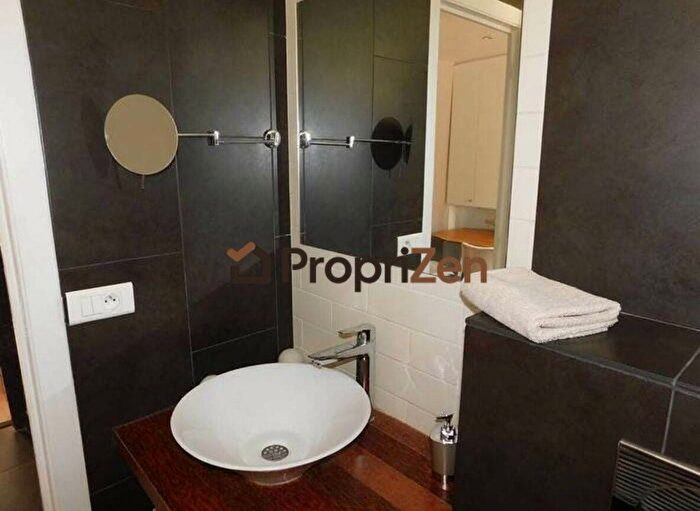 Appartement à louer - Montmartre, Paris ème arrondissement - 1 pièce