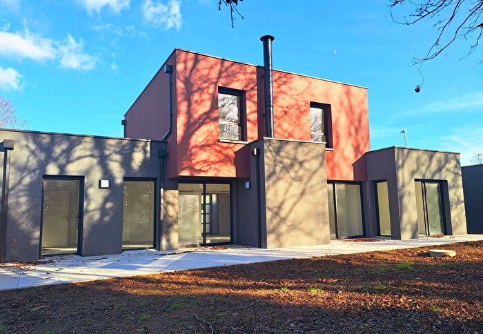 Zone Industrielle du Prat, Vannes : Maison 6 pièces à louer