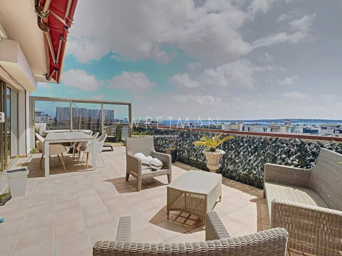 Appartement à vendre - Cannes, Pointe Croisette - 3 pièces - 2 chambres