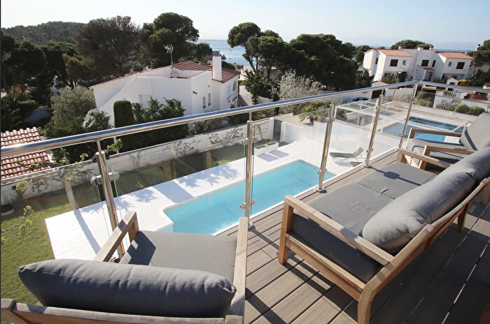 Maison à vendre - Le Lavandou, Fossette, Aiguebelle, Pointe de la Sèque - 5 pièces - 4 chambres