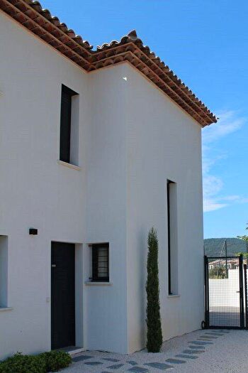 Maison à louer - Nartelle-Noyer-Bellevue-bd des Sardinaux, Sainte-Maxime - 5 pièces - 4 chambres