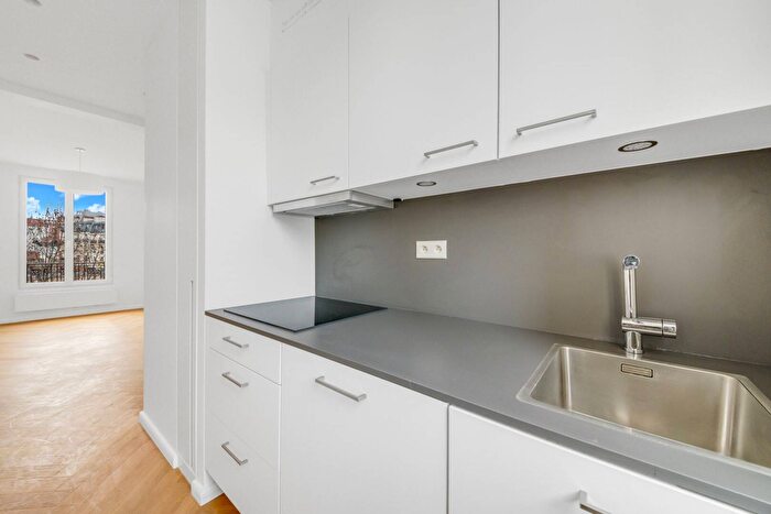 Appartement à louer - Garibaldi-Ottino-Porte de Saint Ouen, Saint-Ouen - 3 pièces - 2 chambres