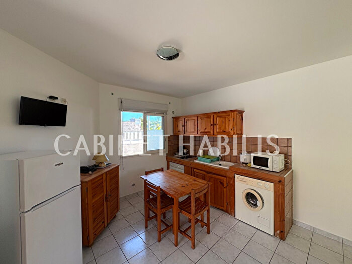 Appartement à louer - Le Tampon, Trois Mares - 1 pièce