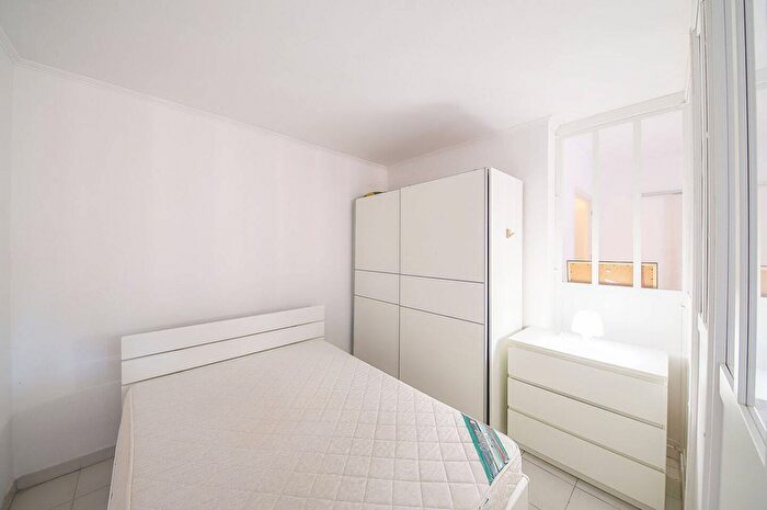 Appartement à louer - Centre Ville-Cardo, Bastia - 1 pièce