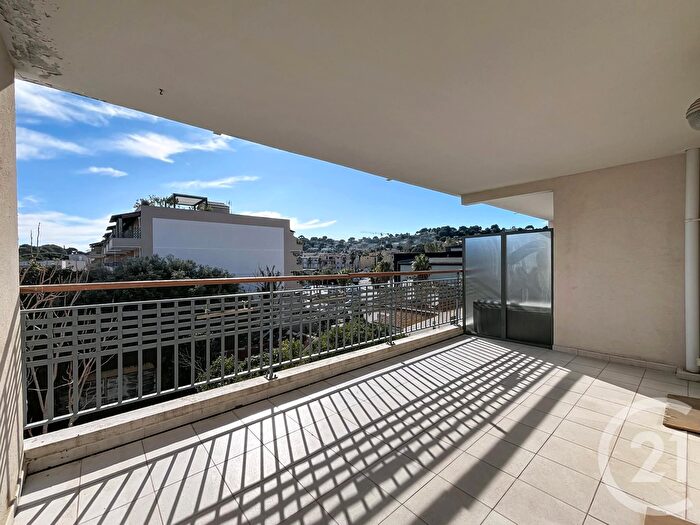 Appartement à vendre - Cavalaire-sur-Mer, Centre-ville - 3 pièces - 2 chambres