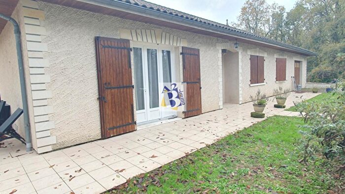 Maison à vendre - Puymoyen - 5 pièces - 3 chambres