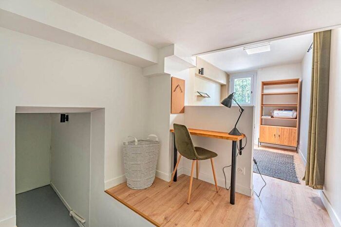 Appartement à louer - Viaduc Ouest, Orsay - 1 pièce