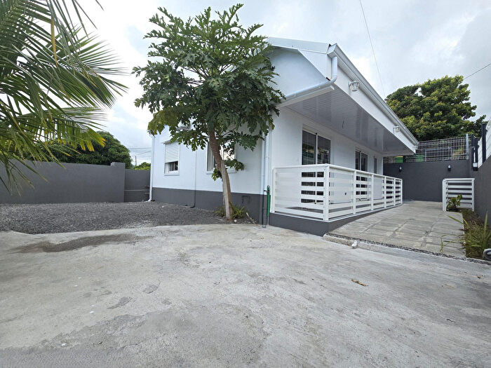 Maison 3 pièces à Saint-Pierre, Mont Vert les Bas, à vendre