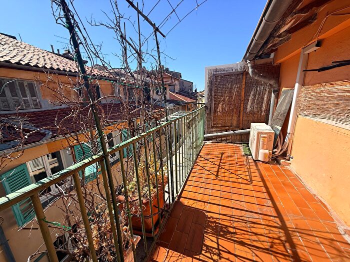 Appartement à louer - Nice, Vieux Nice - 1 pièce