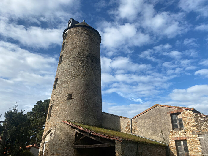 Le Cellier : Maison 8 pièces à vendre