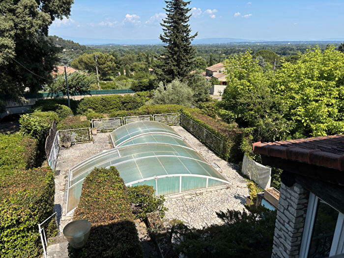 Villeneuve-lès-Avignon, Le Grès, Perrières : Maison 8 pièces à vendre