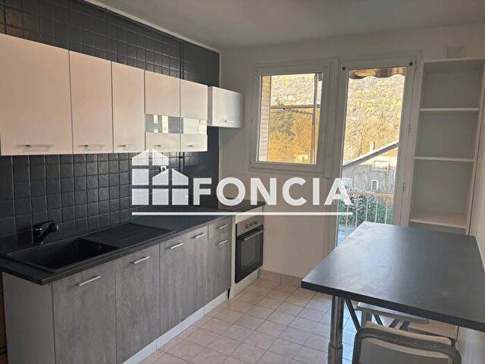 Appartement à louer - Échirolles - 4 pièces - 3 chambres