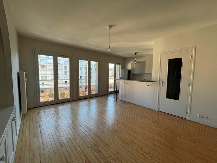 Appartement à vendre - Clermont-Ferrand, Vallières, Sallins, Poncillon - 3 pièces - 2 chambres