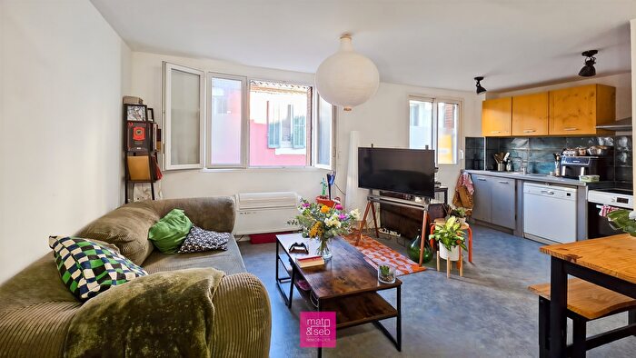 Appartement à vendre - Nîmes, Tour Magne - 2 pièces - 1 chambre