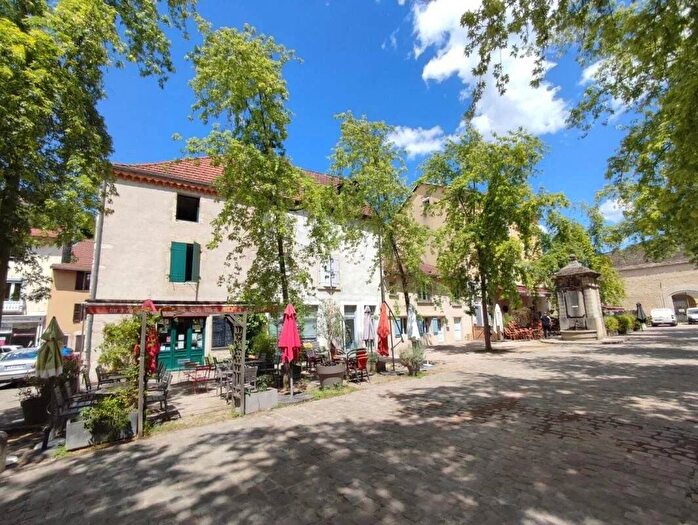 Appartement à louer - Crémieu - 2 pièces - 1 chambre