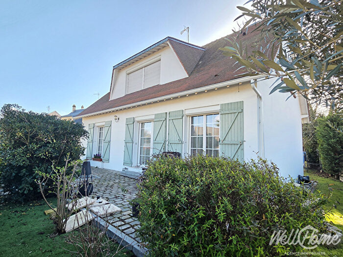 Maison à vendre - Saint-Ouen-lAumône, Eglise - 8 pièces - 5 chambres