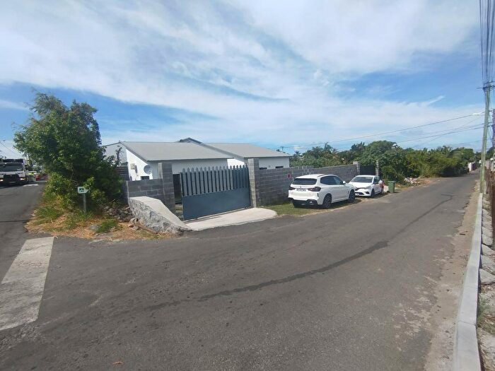 Maison à louer - Saint-Louis - 2 pièces - 1 chambre