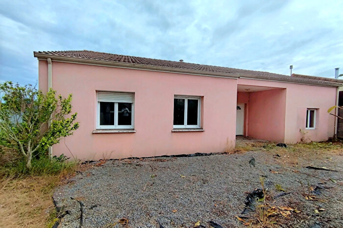 Maison 6 pièces à vendre à Saint-Étienne-du-Bois