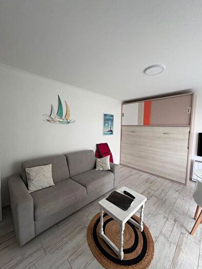 Appartement à louer - Saint Pierre, Royan - 1 pièce