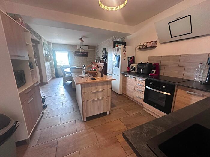 Maison 4 pièces à Savigny-en-Véron, à vendre
