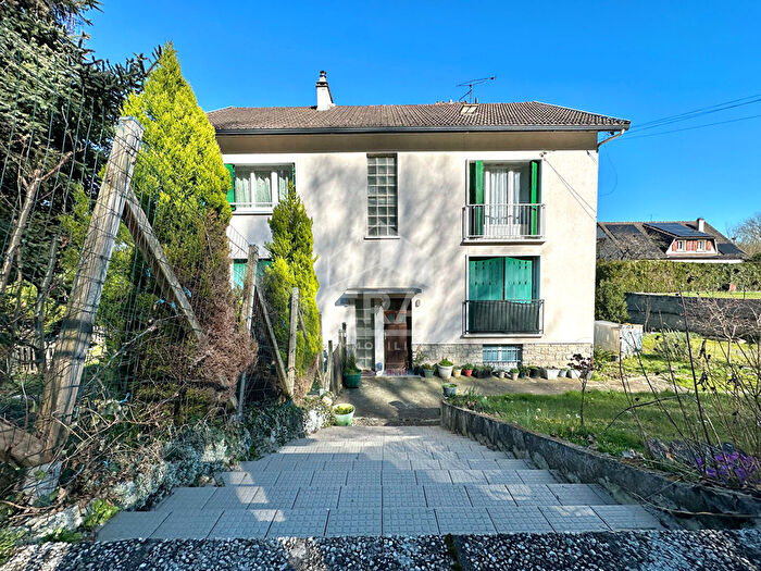 Appartement à vendre - Saint-Pierre-lès-Nemours - 4 pièces - 3 chambres