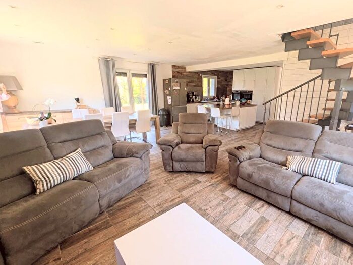 Maison à vendre - Druillat - 6 pièces - 4 chambres