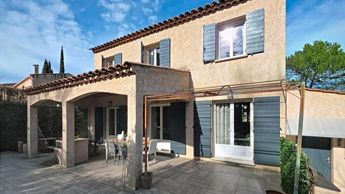 Maison à vendre - Le Thoronet - 6 pièces - 5 chambres