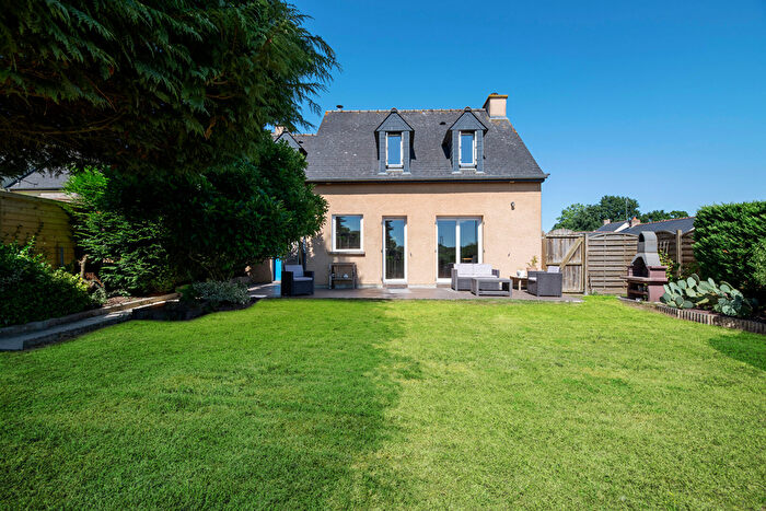 Maison à vendre - Saint-Armel - 5 pièces - 4 chambres