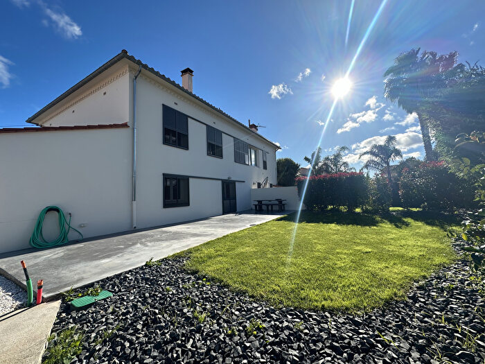 Maison à vendre - Villelongue-de-la-Salanque - 10 pièces - 7 chambres