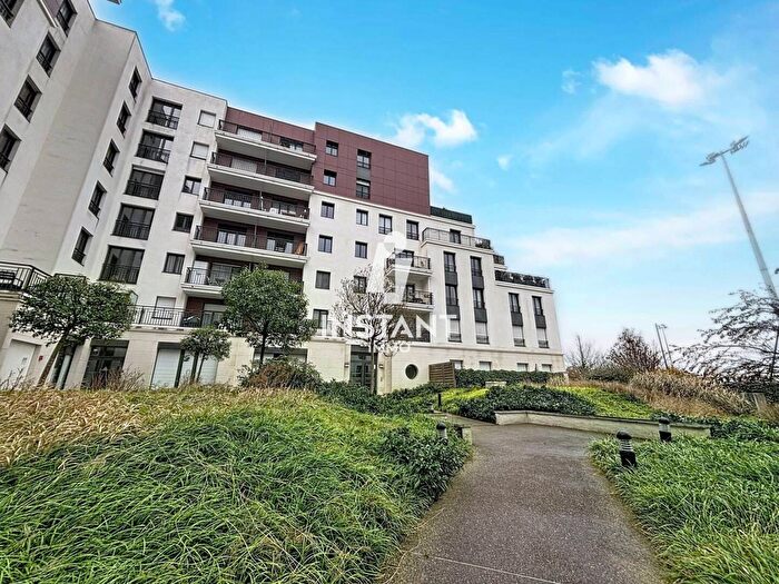 Appartement à louer - La Fontaine-Parc des Sceaux-Croix de Berny-Centre Ville, Antony - 3 pièces - 2 chambres