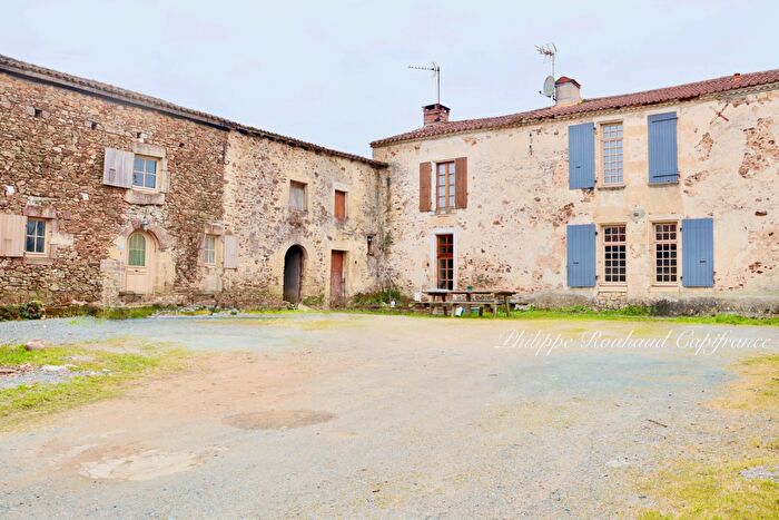 Maison 20 pièces à Mervent, à vendre