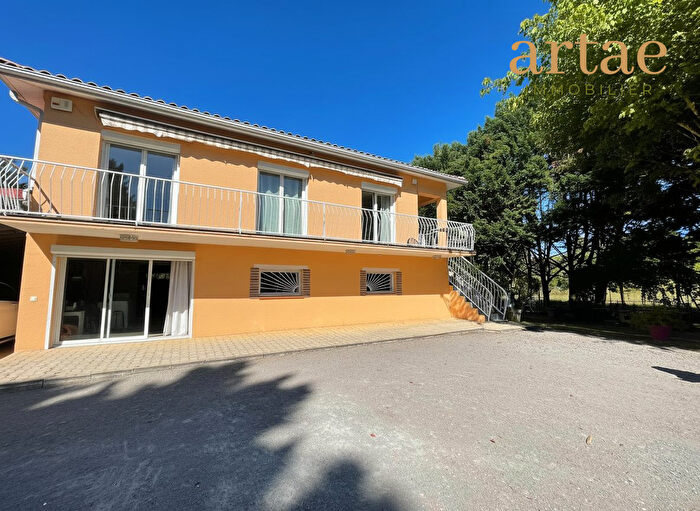 Maison 6 pièces à vendre à Saint-Étienne-de-Tulmont