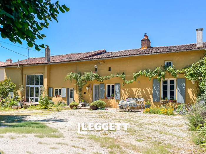 Saint-Macoux : Maison 7 pièces à vendre