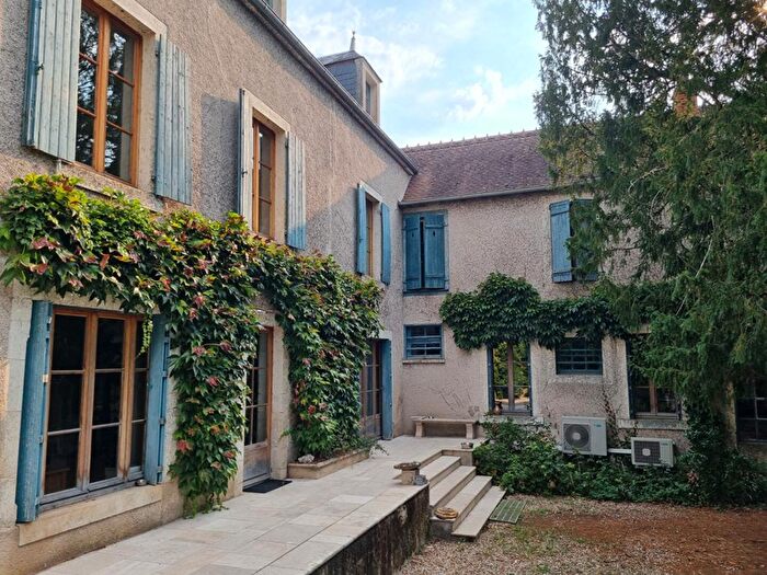 Maison à vendre - Châteauneuf-sur-Cher - 9 pièces - 4 chambres