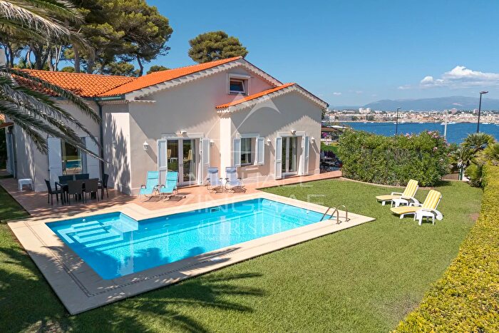 Maison à vendre - Antibes, Juan-les-Pins, Le Cap - 7 pièces - 5 chambres