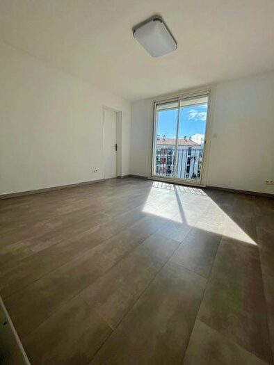 Appartement à louer - Perpignan, Moulin-à-Vent, Vertefeuille - 3 pièces - 2 chambres