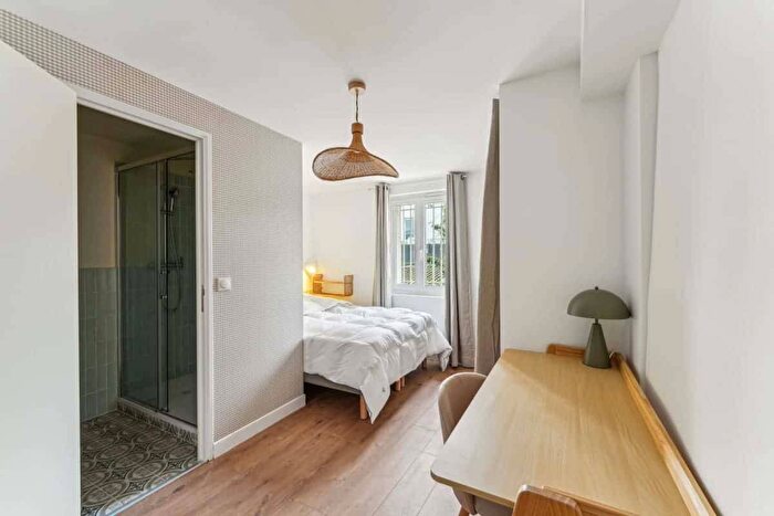 Centre Ville Ouest, Villejuif : Appartement 1 pièce à louer